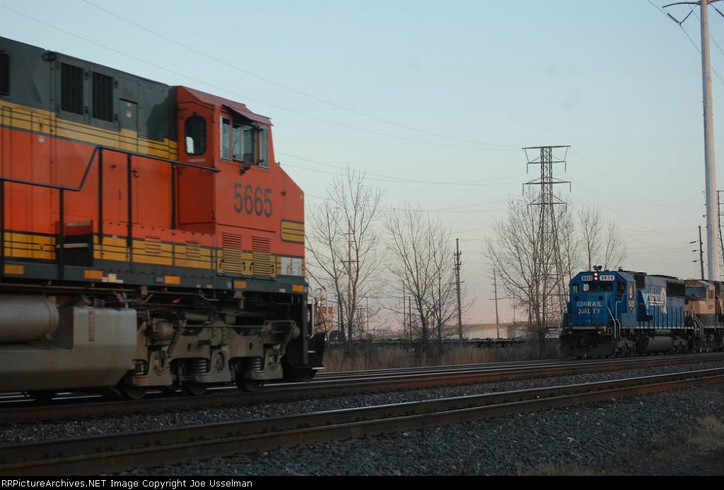 BNSF 5665